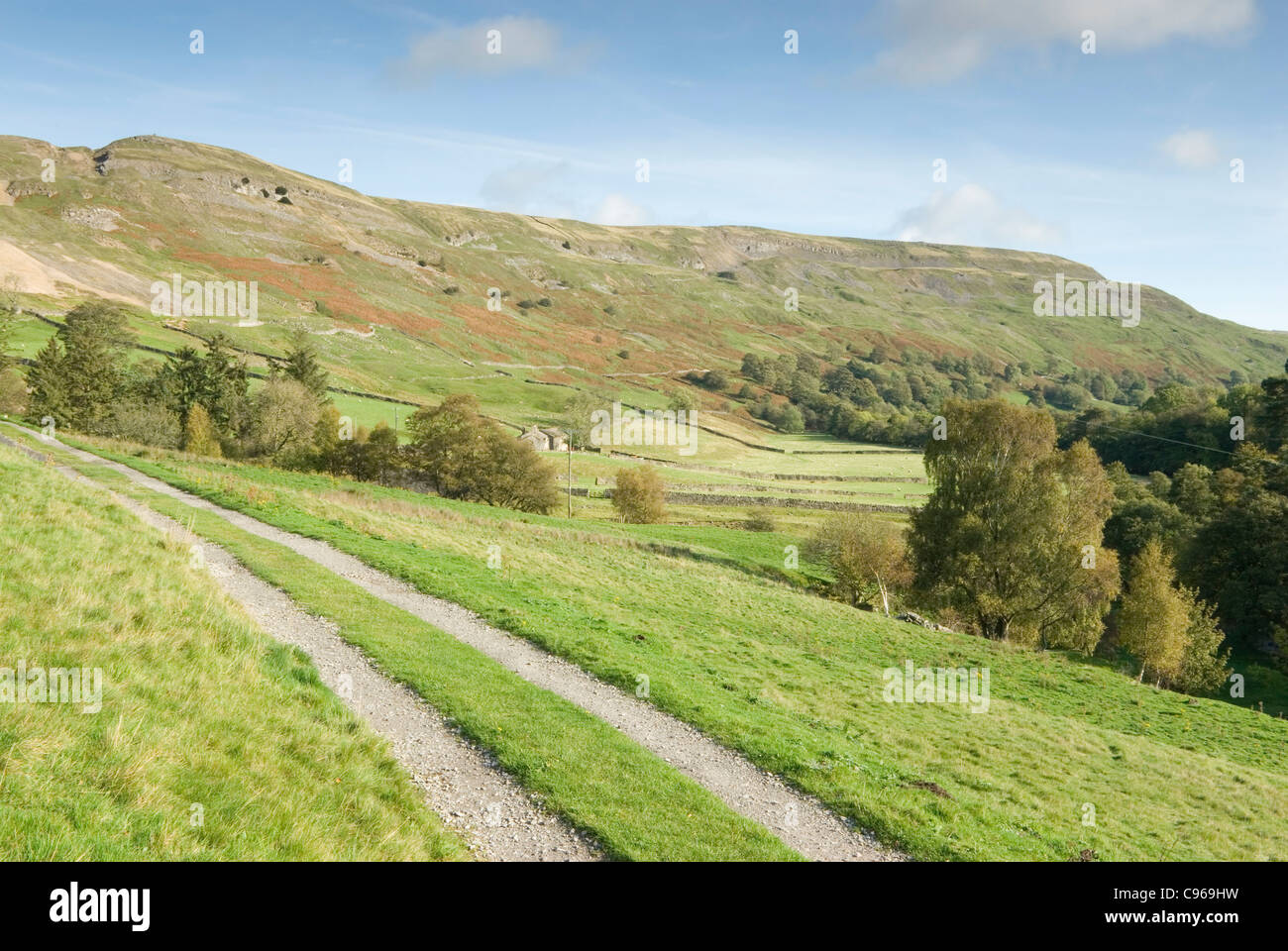 The ridge of Fremington Edge as seen from Arkengarthdale Stock Photo ...