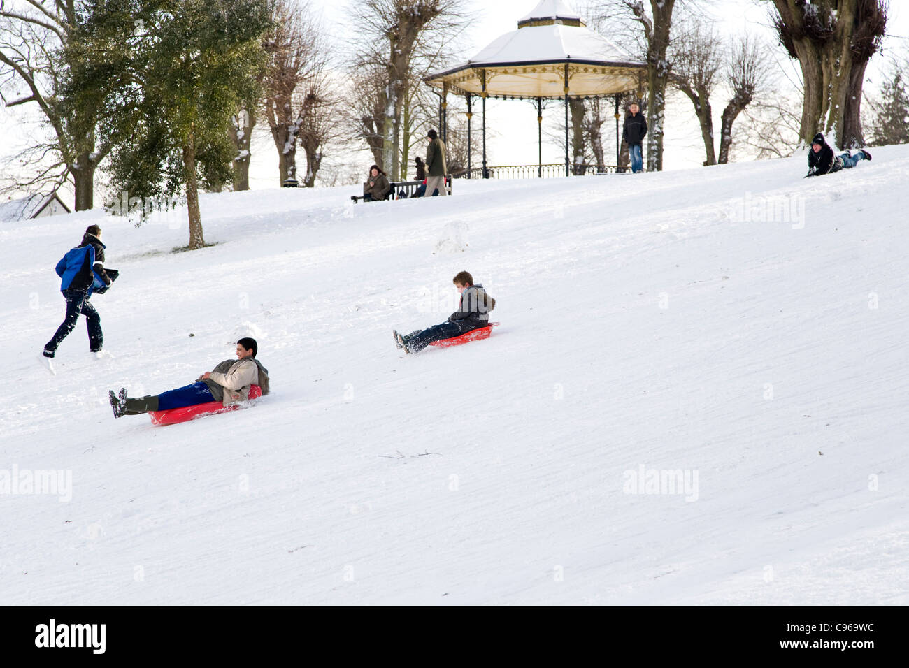 COLCHESTER CASTLE PARK IN THE SNOW. JANUARY 7TH Stock Photo - Alamy