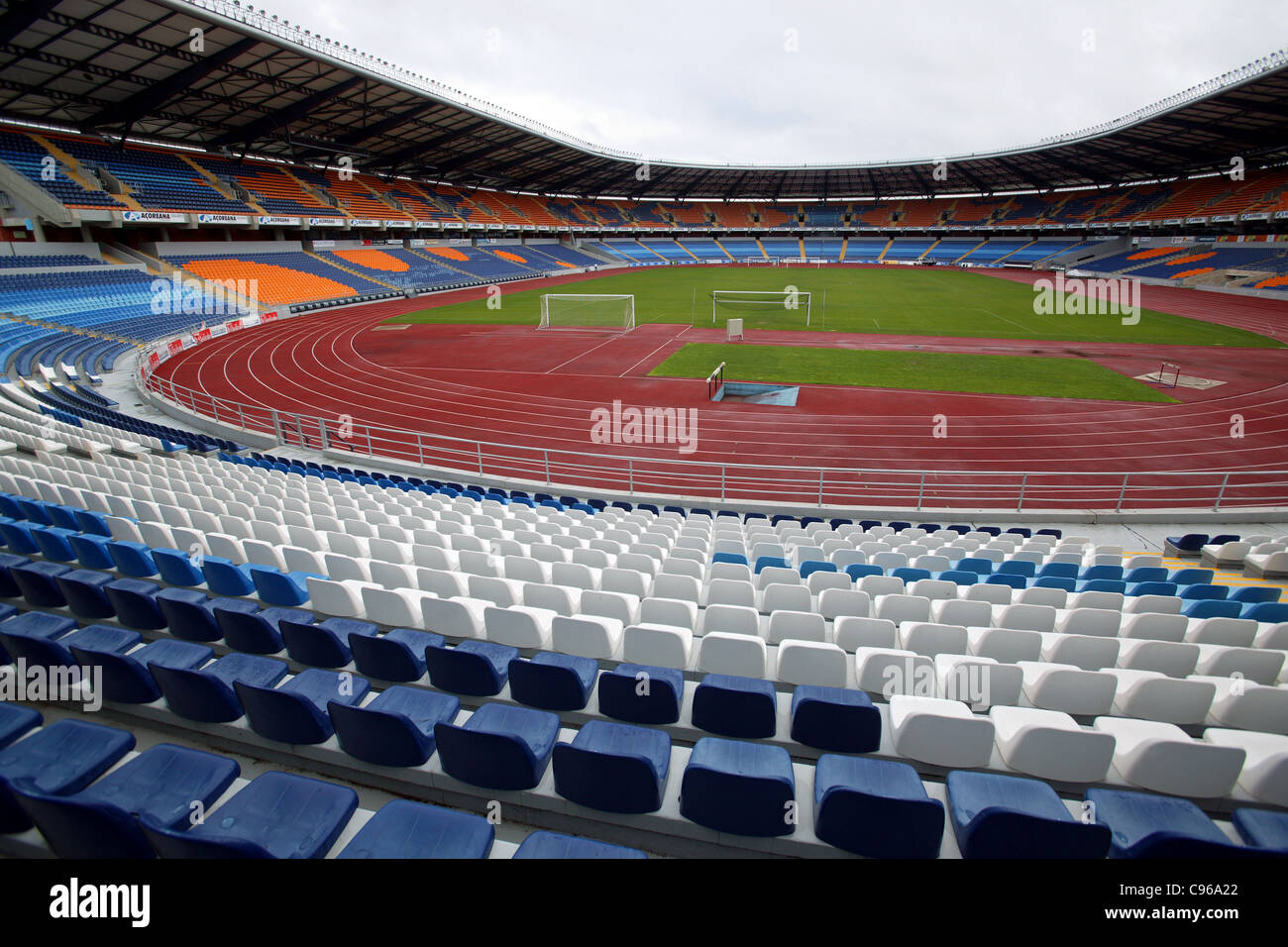 Empty stadium inside hi-res stock photography and images - Alamy