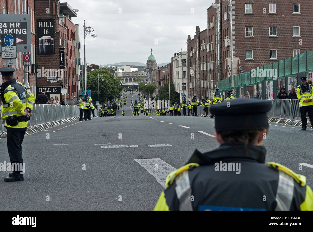 Gardaí on Gardiner st Dublin during the Queen's visit Stock Photo - Alamy