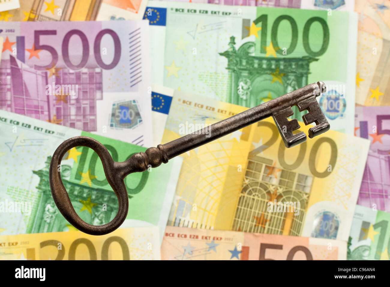 Euro bills house keys hi-res stock photography and images - Alamy