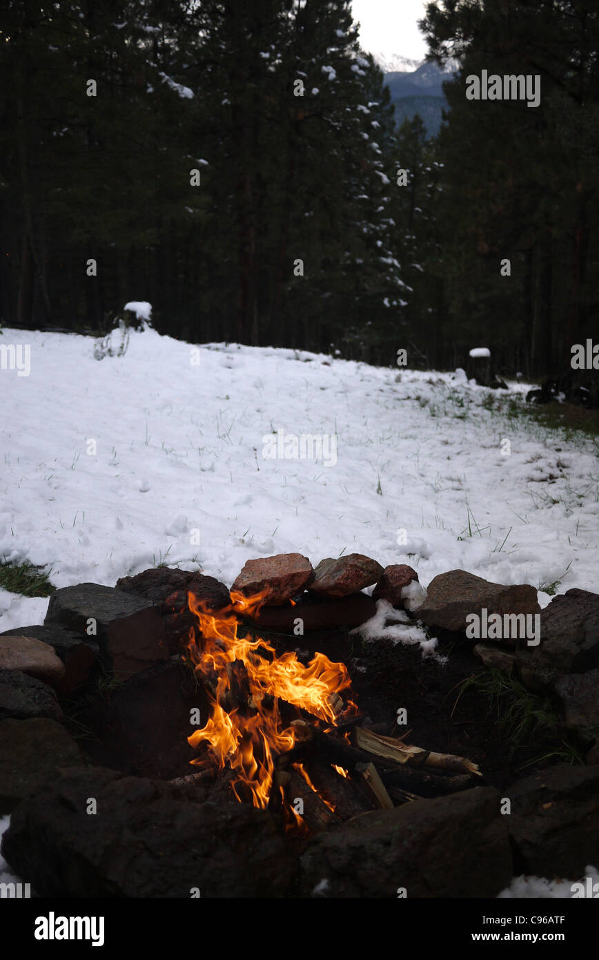 Campfire snow hi-res stock photography and images - Alamy