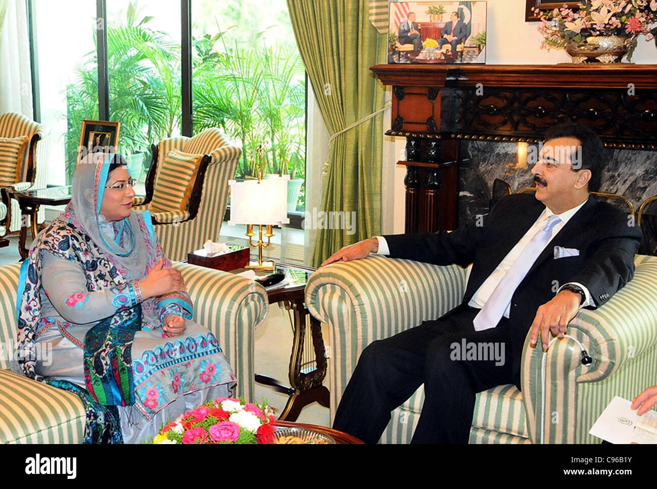 Dr syed hi-res stock photography and images - Alamy