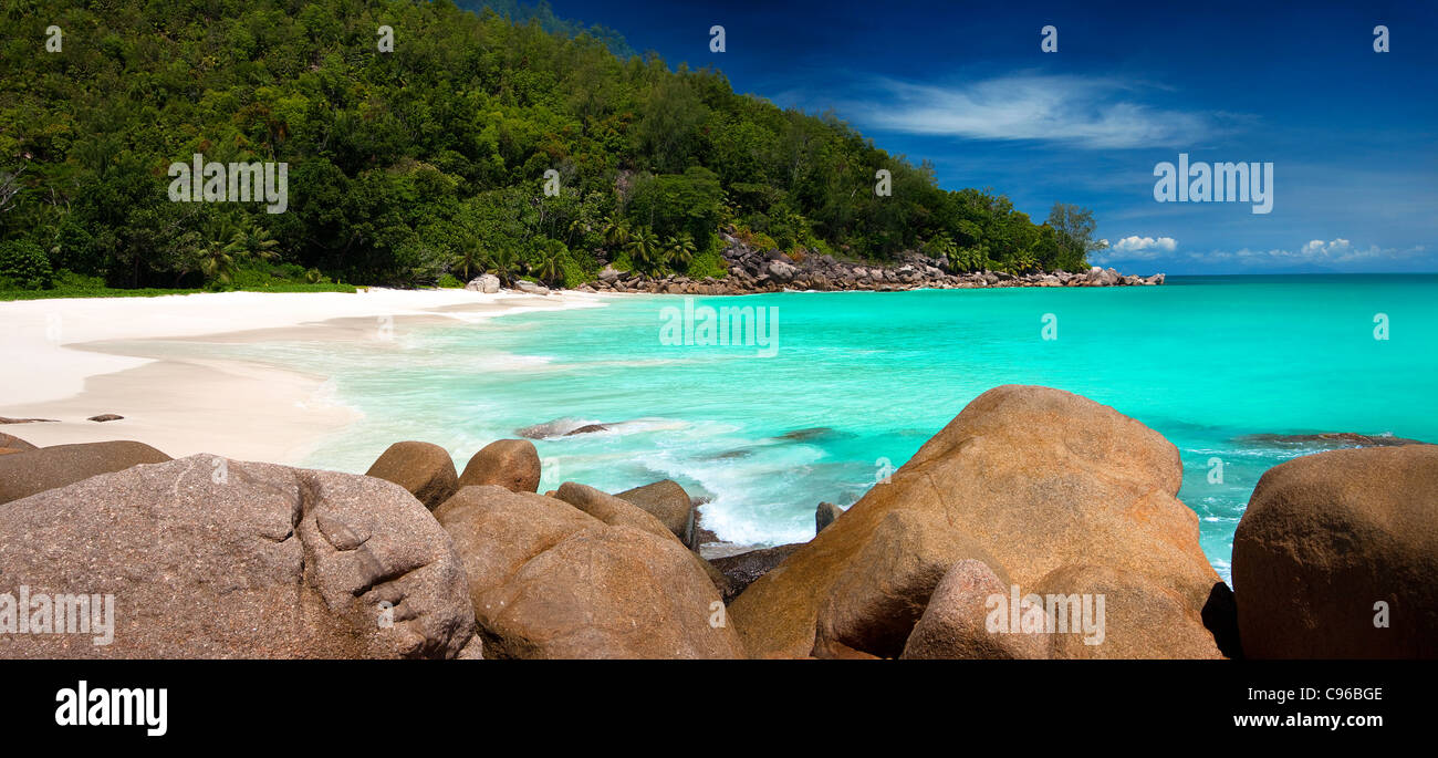 Paradise beach Seychelles Praslin Stock Photo - Alamy