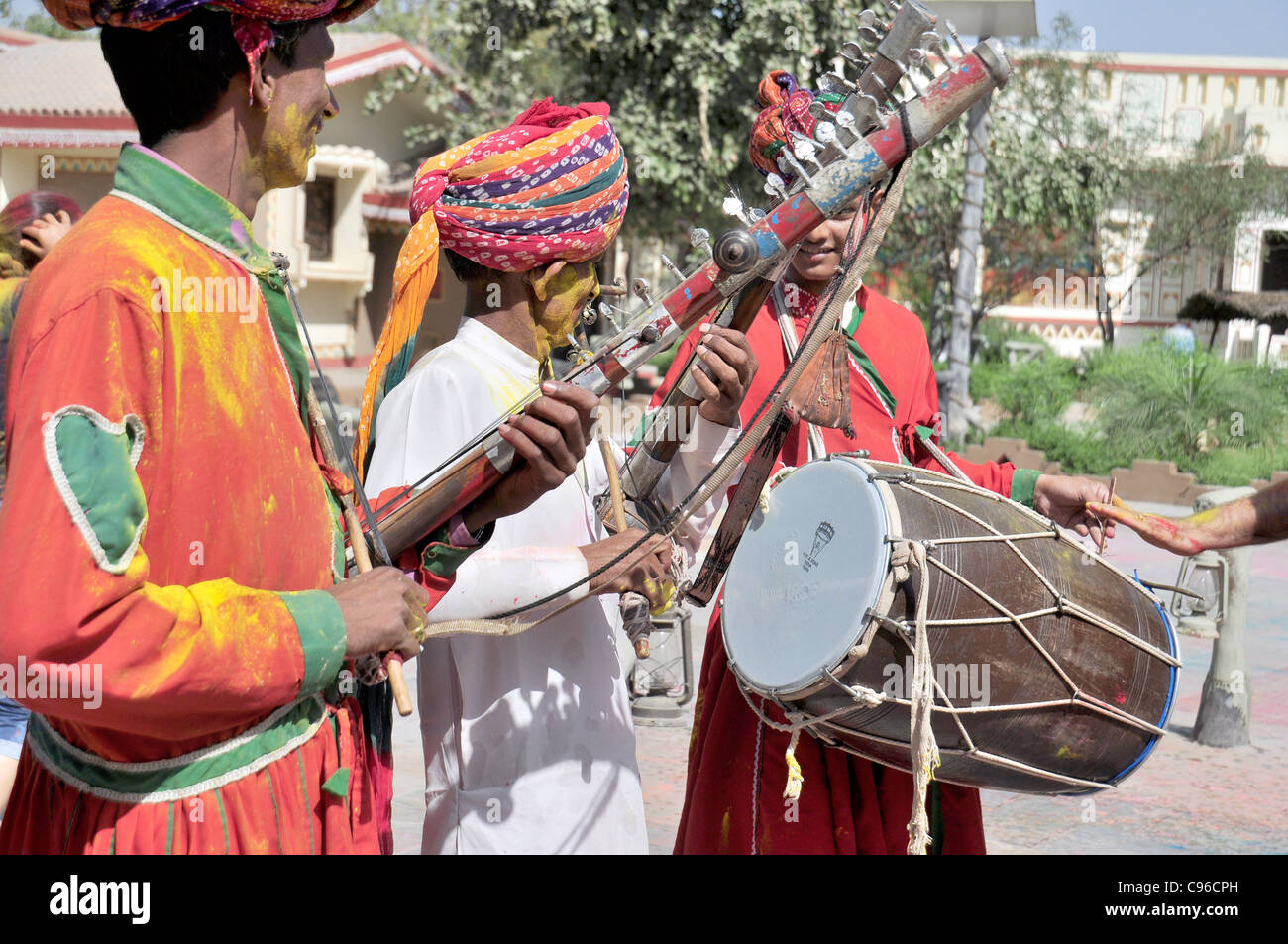 Colorful musicians india hi-res stock photography and images - Alamy