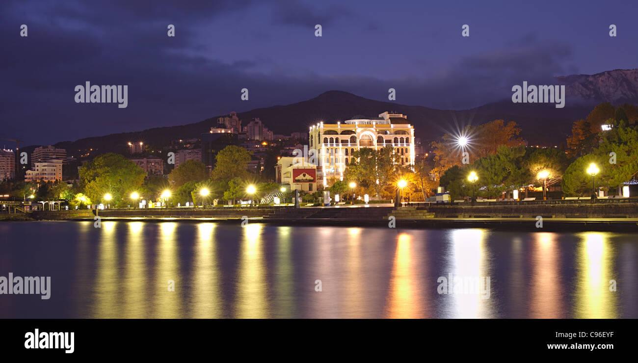 Yalta night seafront with lights. Crimea, Ukraine Stock Photo - Alamy