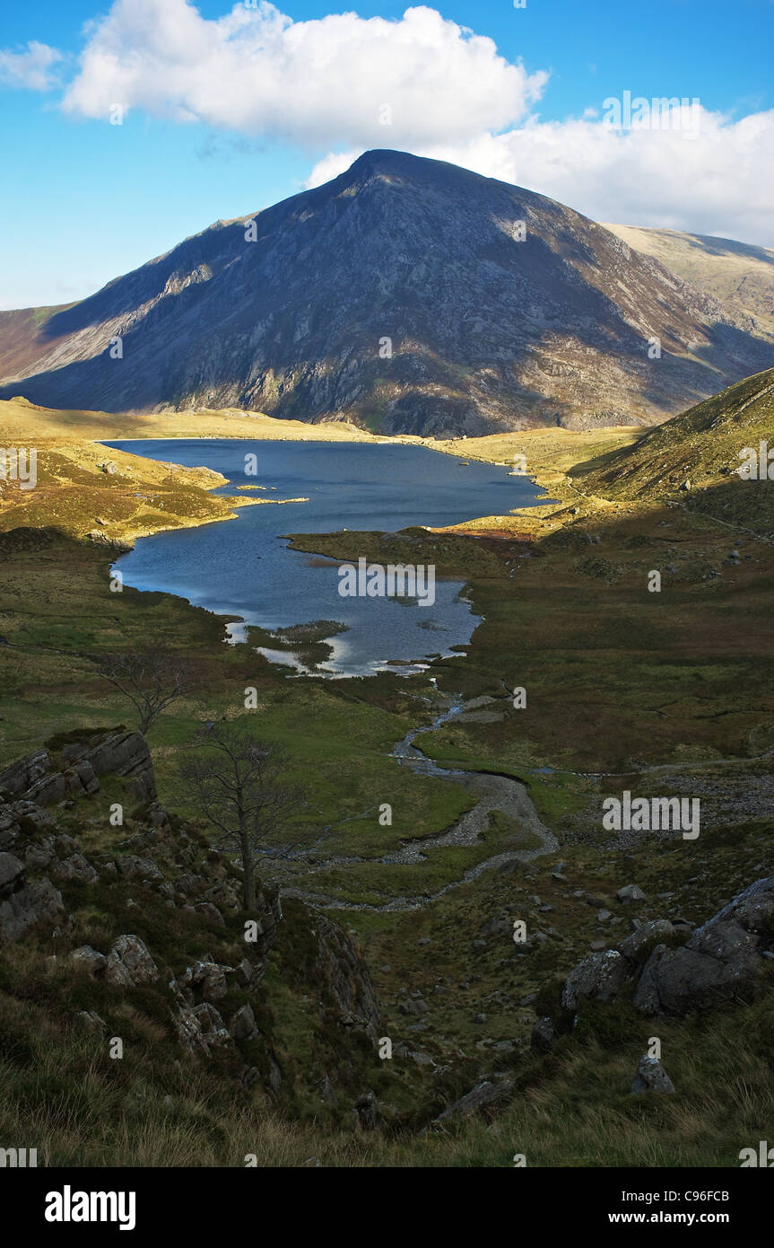 Dramatic snowdonia landscape hi-res stock photography and images - Alamy