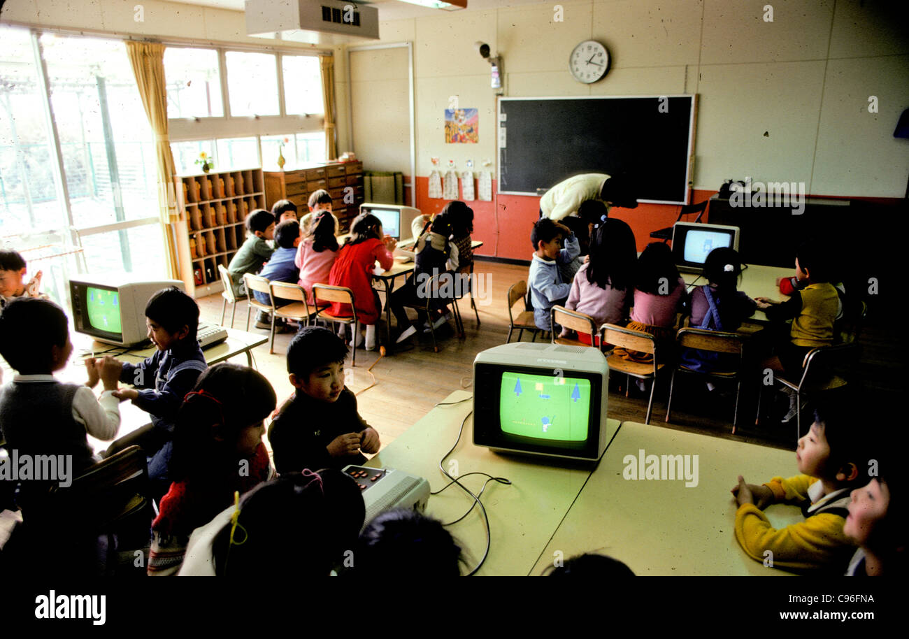 Japan School Classroom High Resolution Stock Photography and Images - Alamy