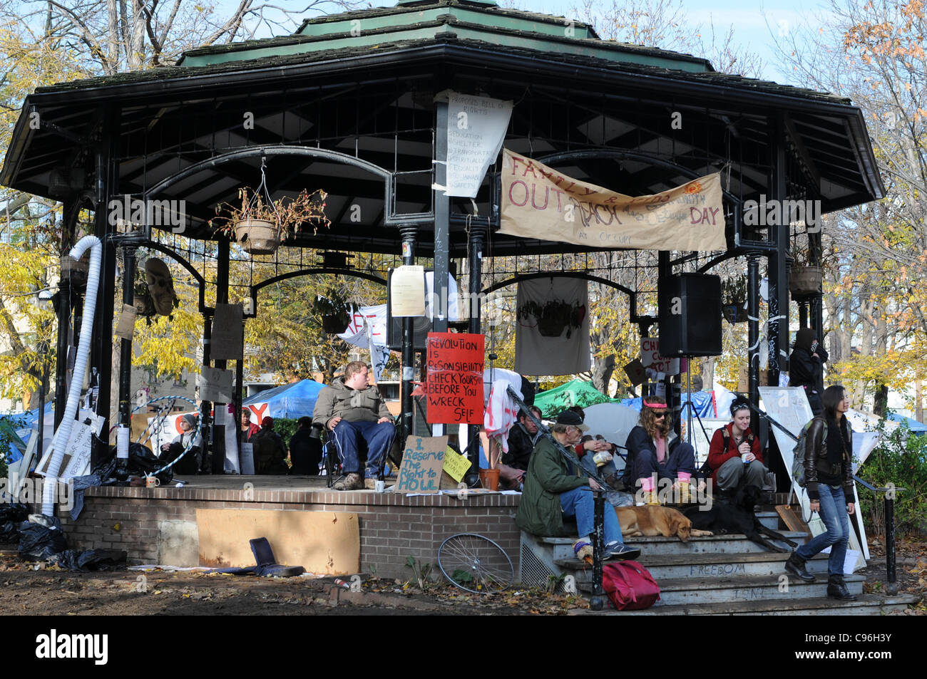 Occupy toronto tents hi-res stock photography and images - Alamy