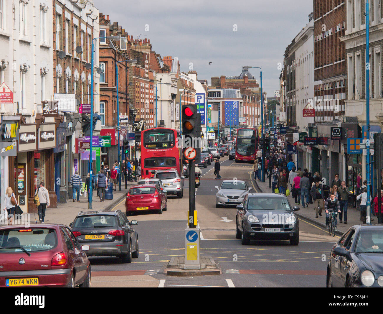 Putney high street hi-res stock photography and images - Alamy