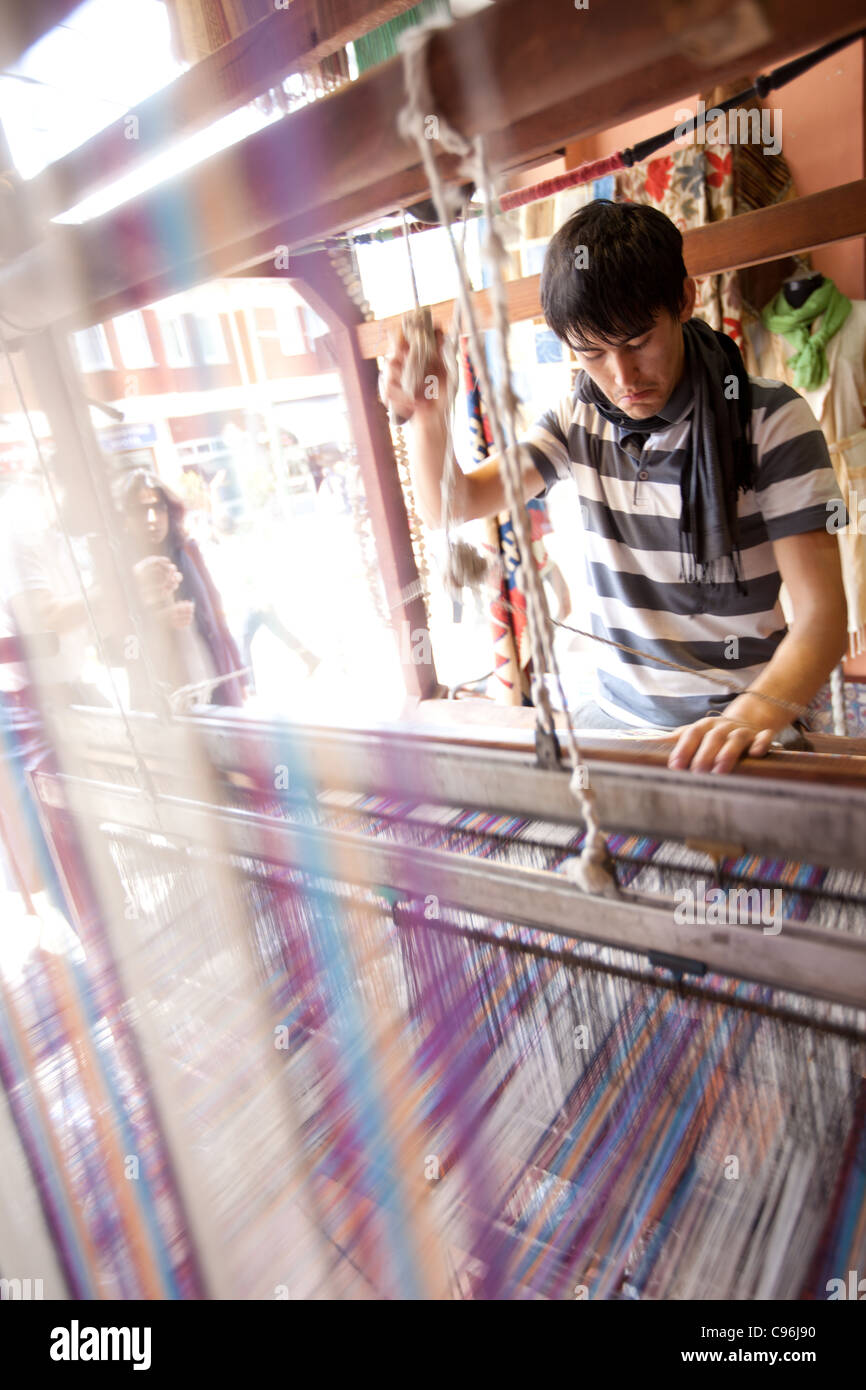 Turkish weaver in Istanbul Stock Photo - Alamy