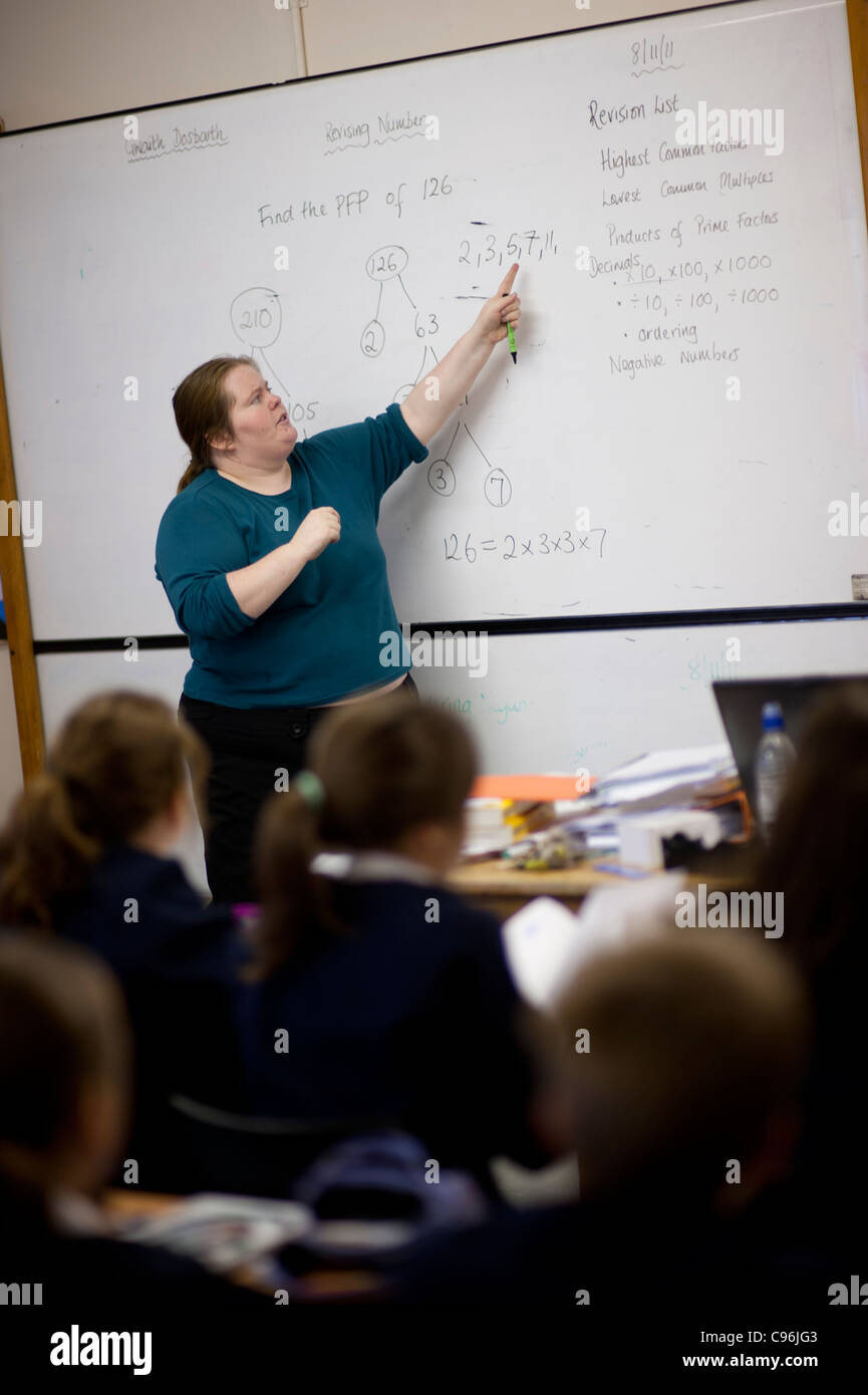 Mathematics class secondary uk hi-res stock photography and images - Alamy