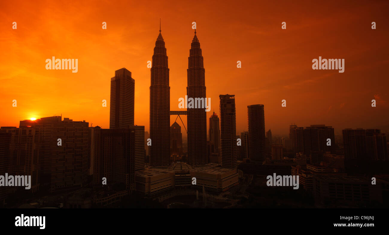 Menara Petronas towers, Kuala Lumpur, Malaysia Stock Photo - Alamy