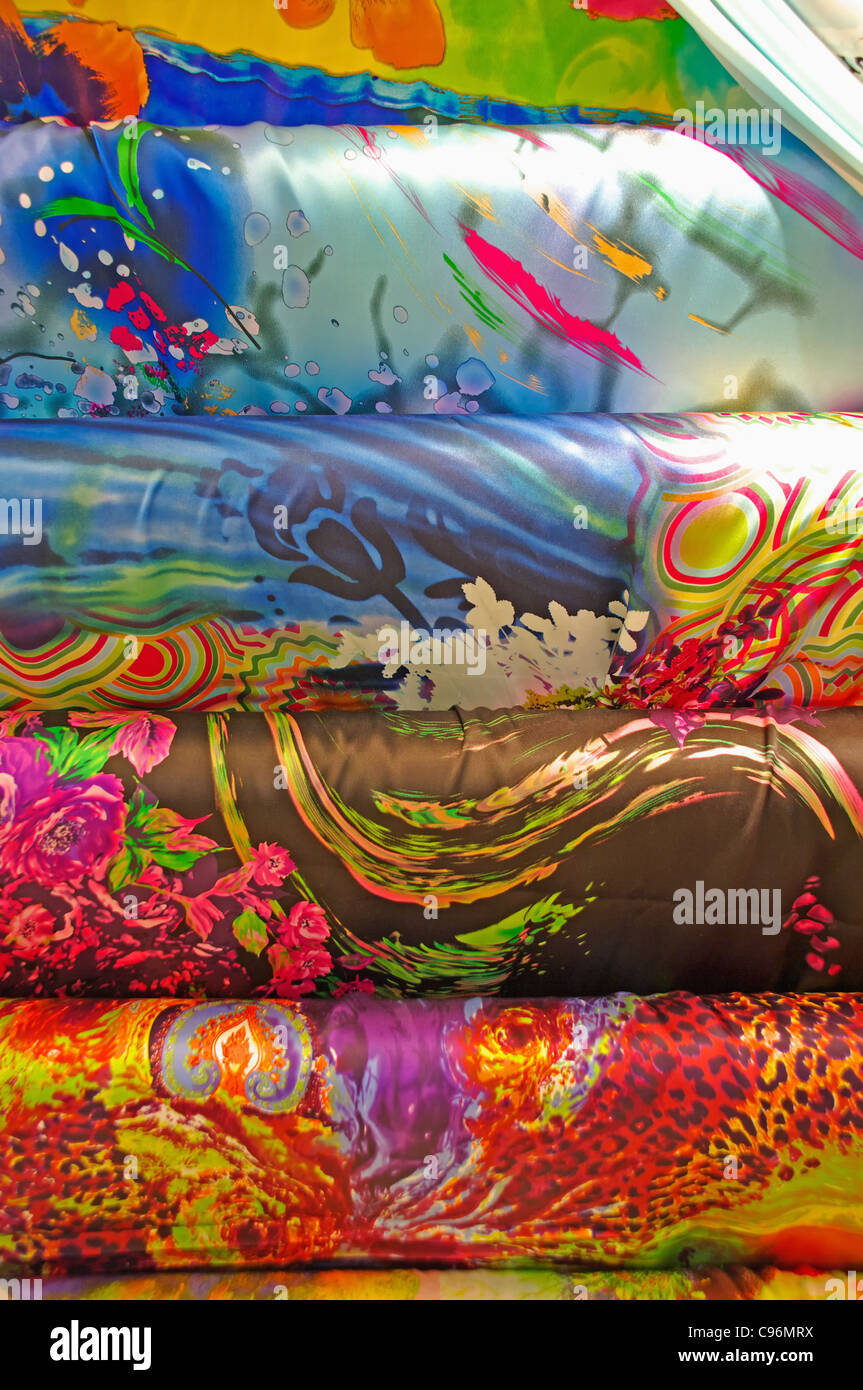 Chinese silk factory hi-res stock photography and images - Alamy