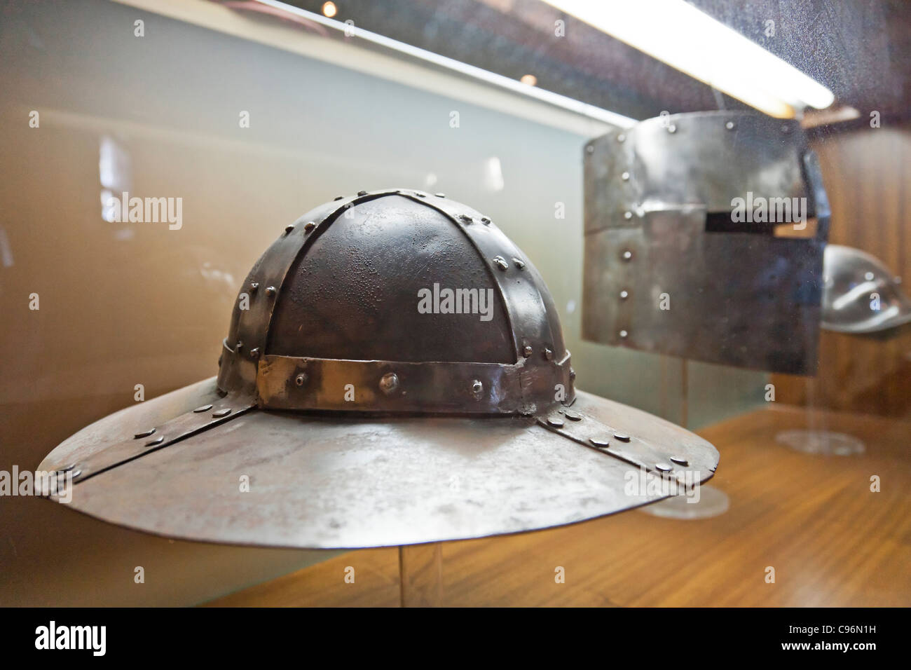 Replica medieval armor hi-res stock photography and images - Alamy