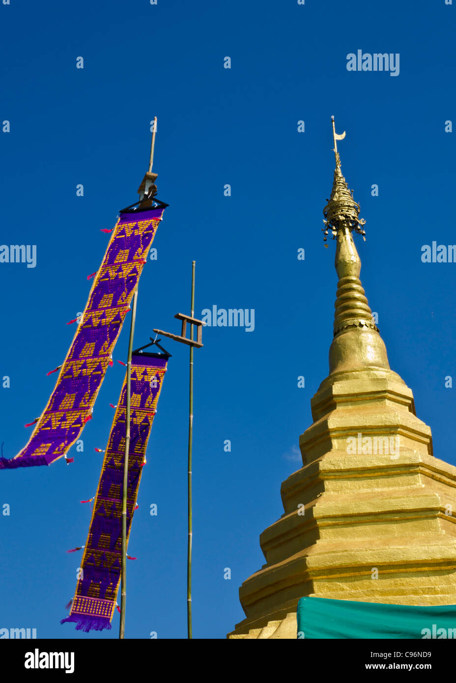 Banner poles for large banners hi-res stock photography and images - Alamy