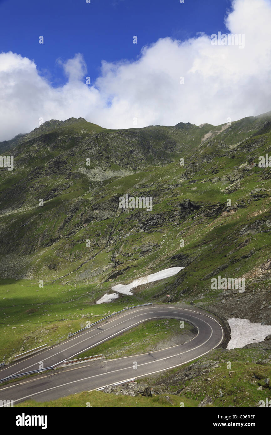 Hairpin turn on mountain road hi-res stock photography and images - Alamy