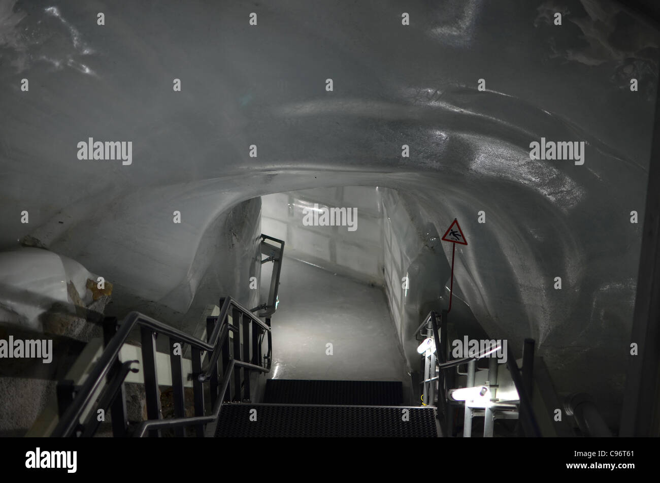 Ice palace hi-res stock photography and images - Alamy