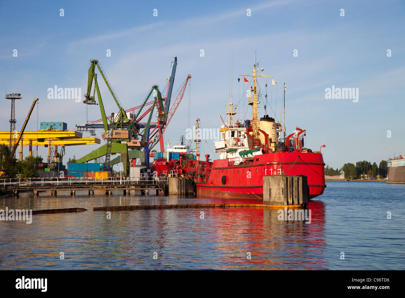 Container ship pollution vessel hi-res stock photography and images - Alamy