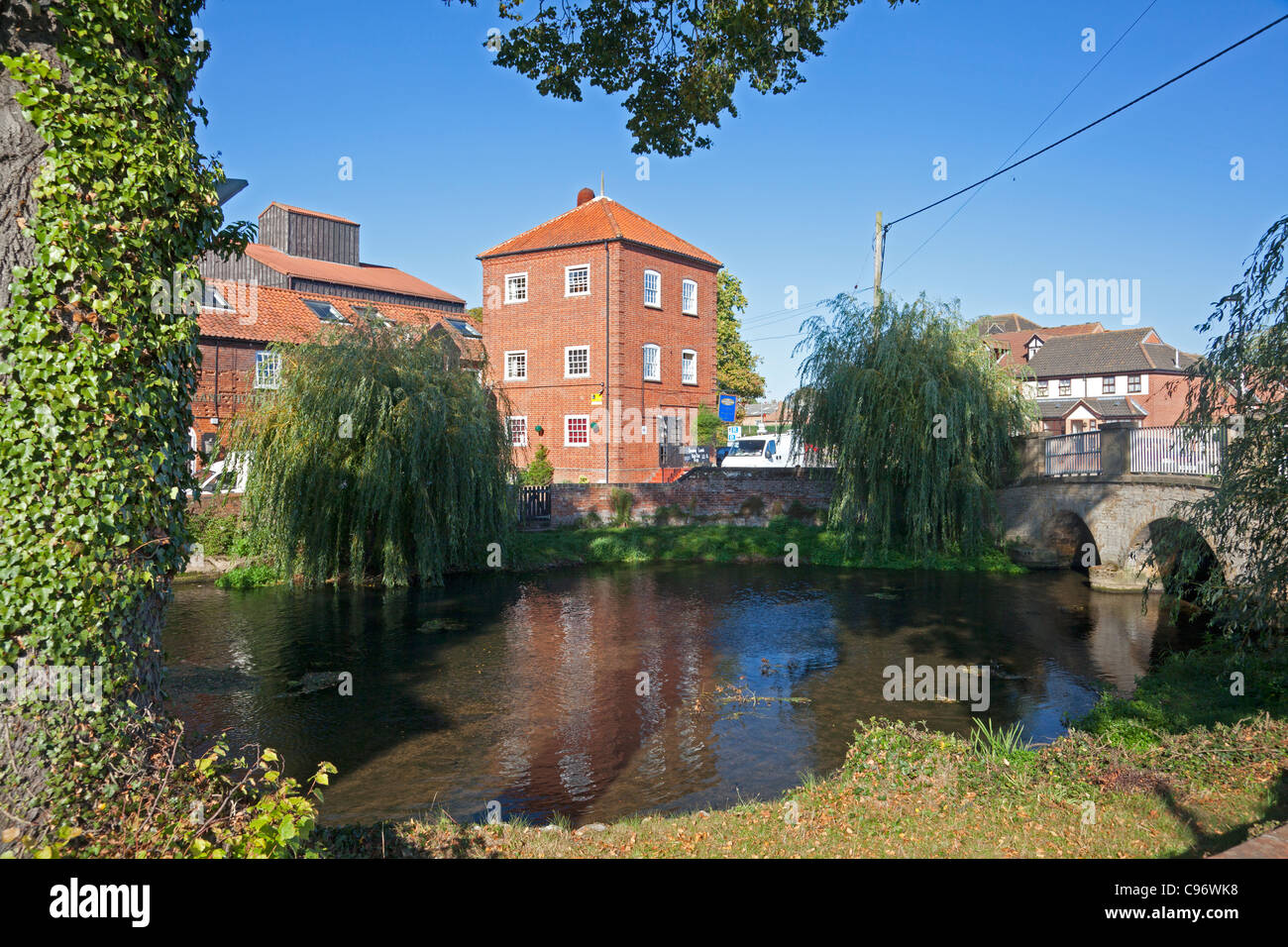 River Wensum and Wensum Lodge Hotel, Fakenham, Norfolk Stock Photo - Alamy