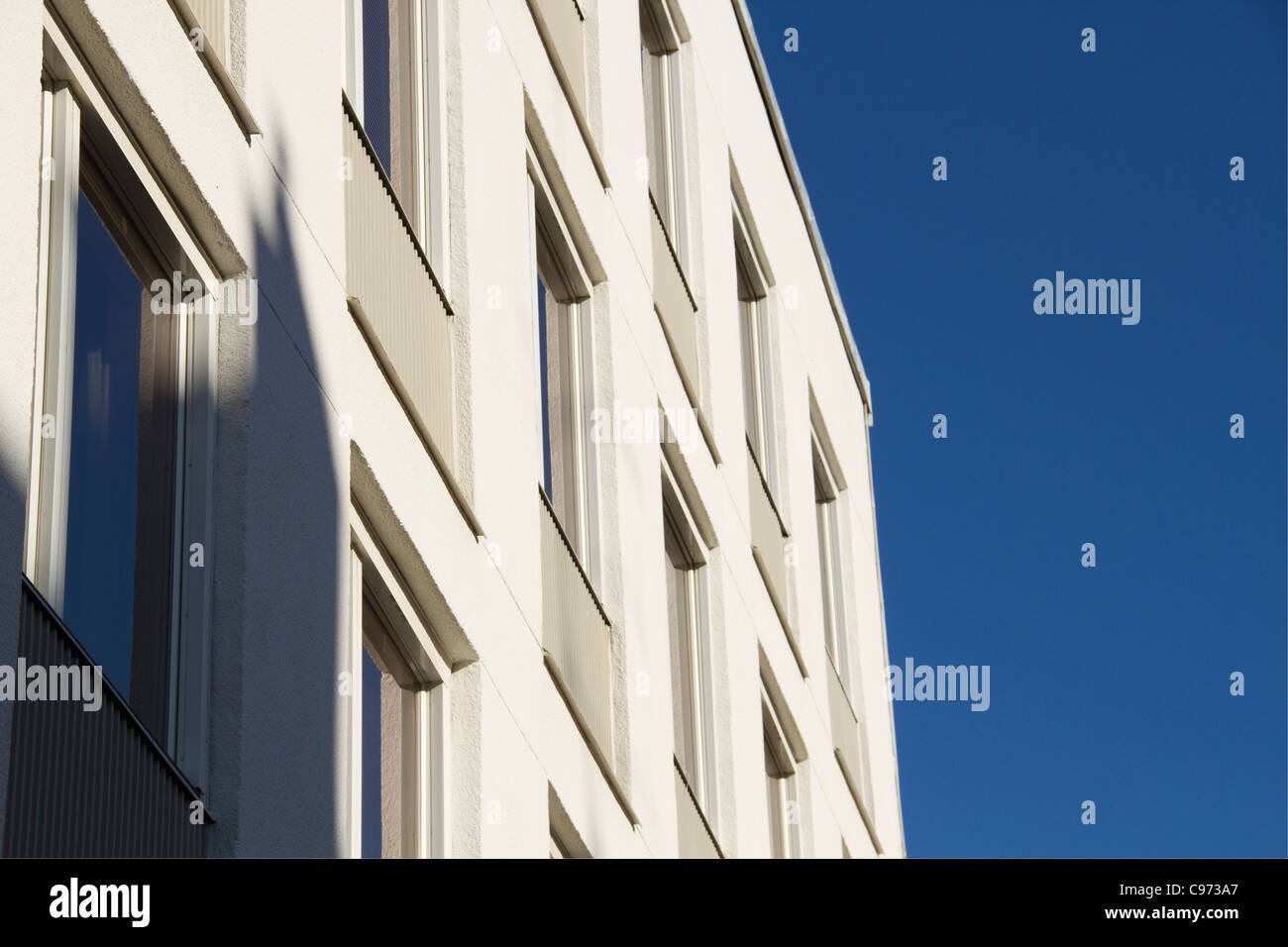 White building with windows hi-res stock photography and images - Alamy