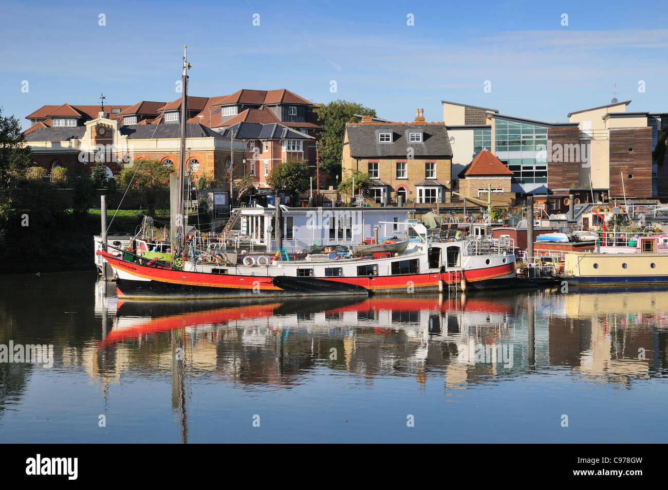 Isleworth and sky hi-res stock photography and images - Alamy