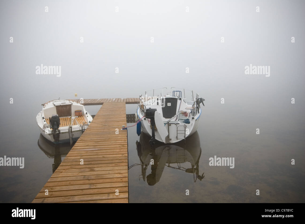 Mist with boats hi-res stock photography and images - Alamy