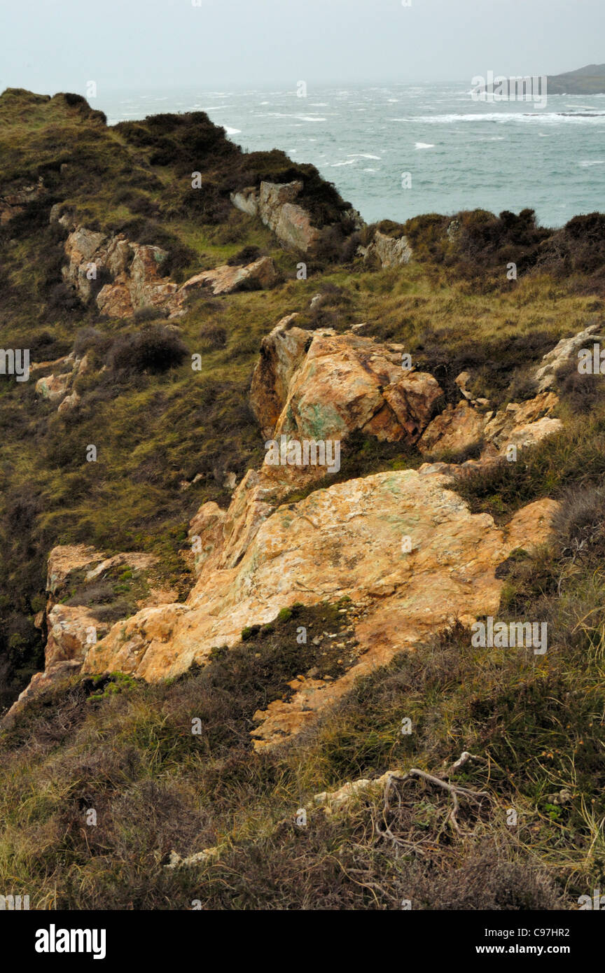 Copper vein quartz hi-res stock photography and images - Alamy