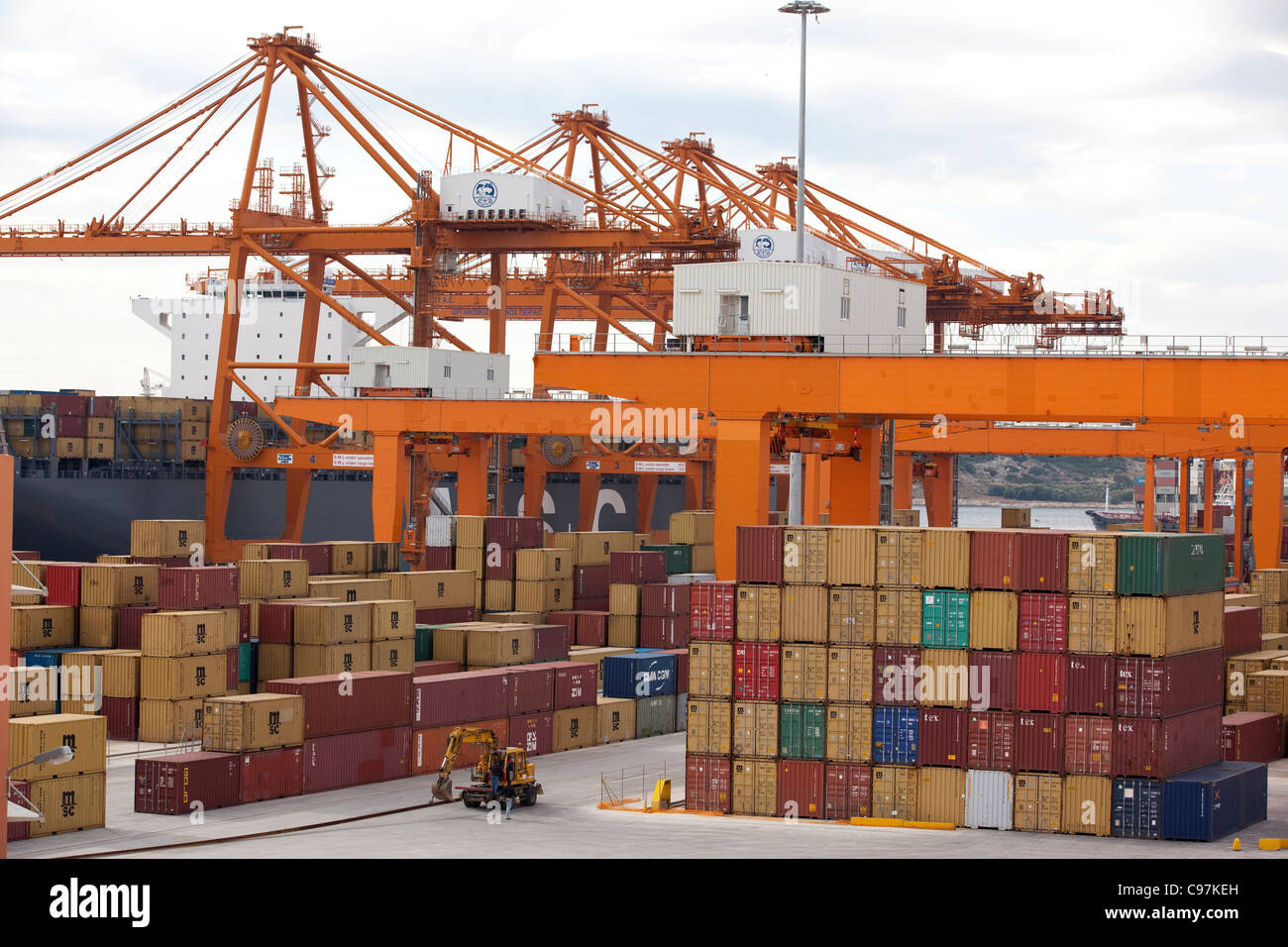 Cargo containers harbour hi-res stock photography and images - Alamy