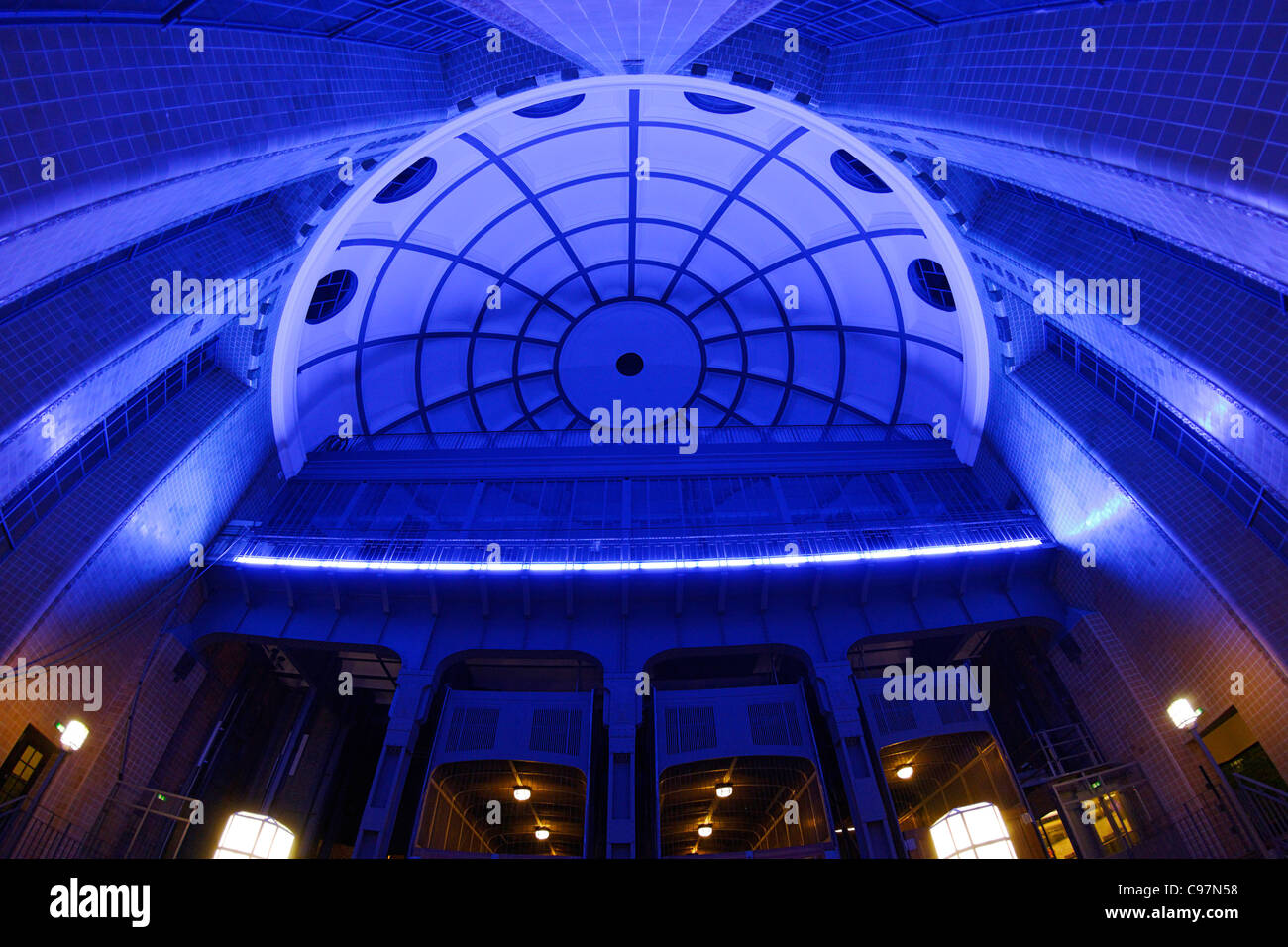 Bridges inside buildings hi-res stock photography and images - Alamy