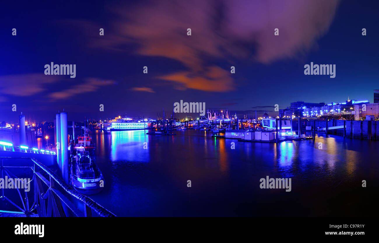 Ship navigation lights at night hi-res stock photography and images - Alamy