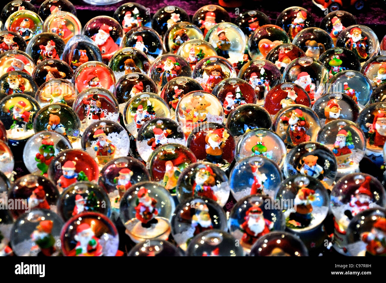 Snow globe nobody hi-res stock photography and images - Alamy
