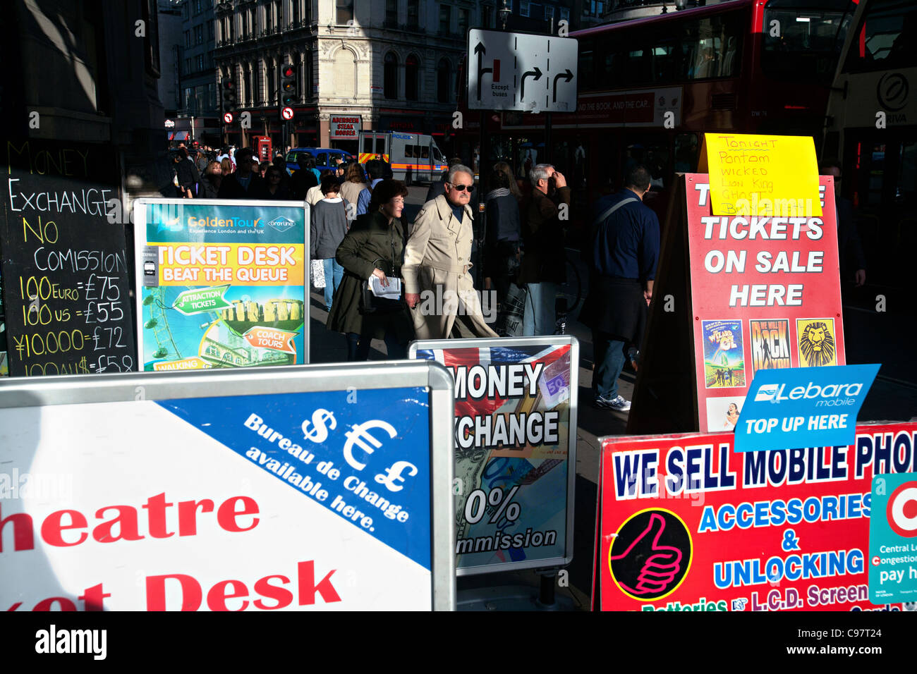 London ticket booth hi-res stock photography and images - Alamy