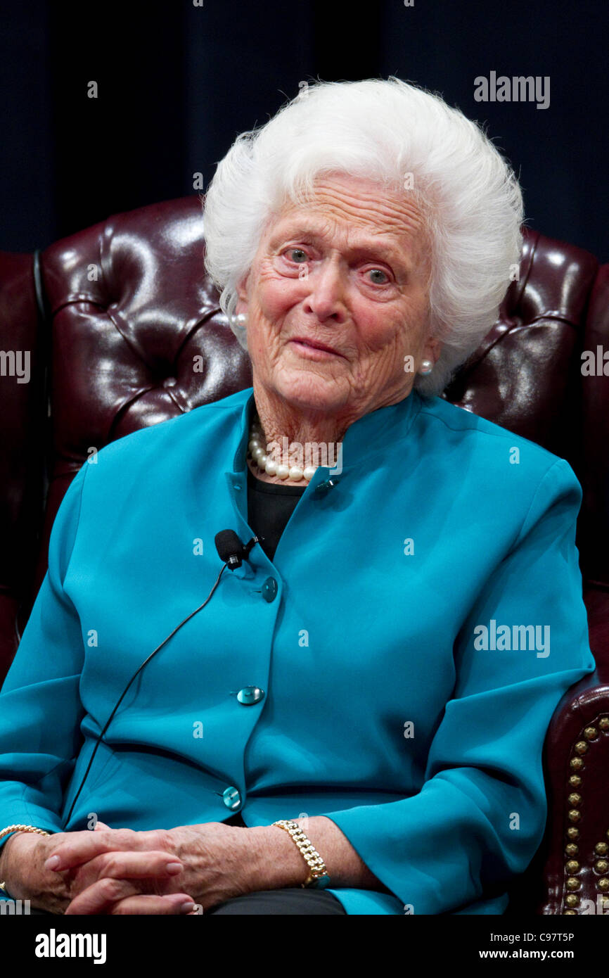 Former U.S. First Lady Barbara Bush discusses her White House ...