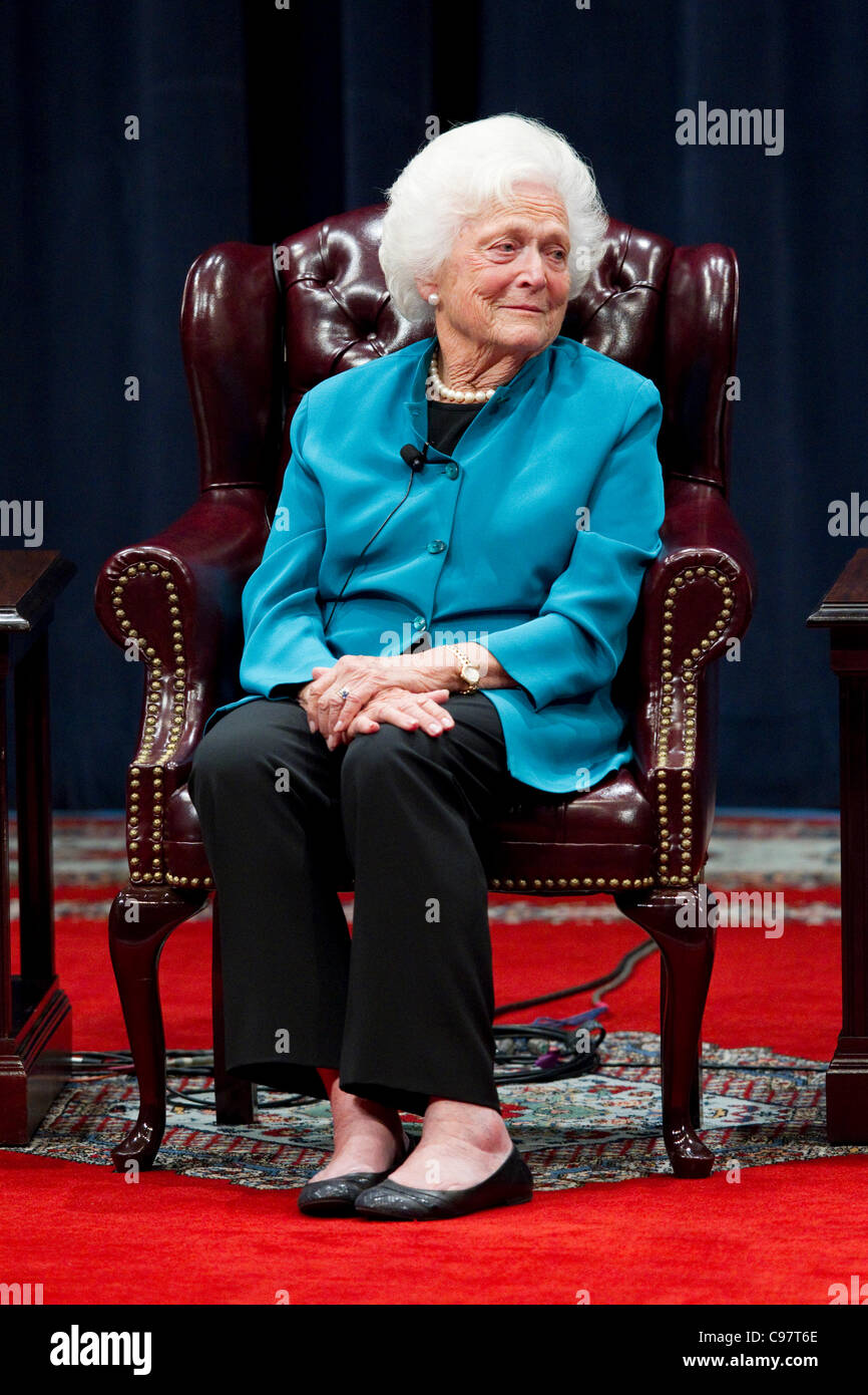 Former U.S. First Lady Barbara Bush discusses her White House ...