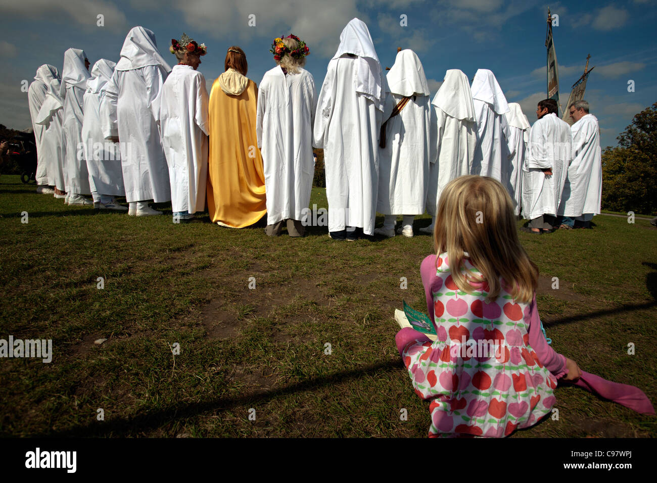 Druids ceremony hi-res stock photography and images - Alamy