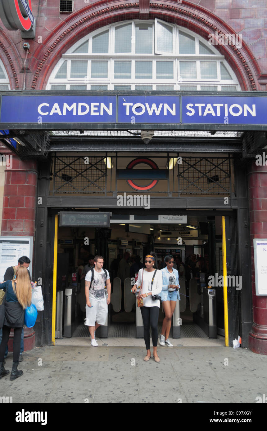 Camden town underground station hi-res stock photography and images - Alamy