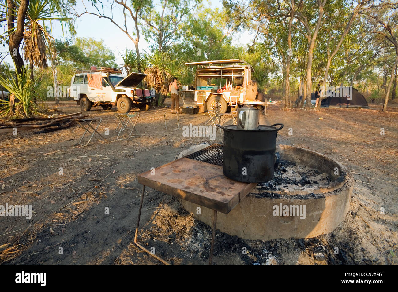 Australian campfire in the outback hi-res stock photography and images ...
