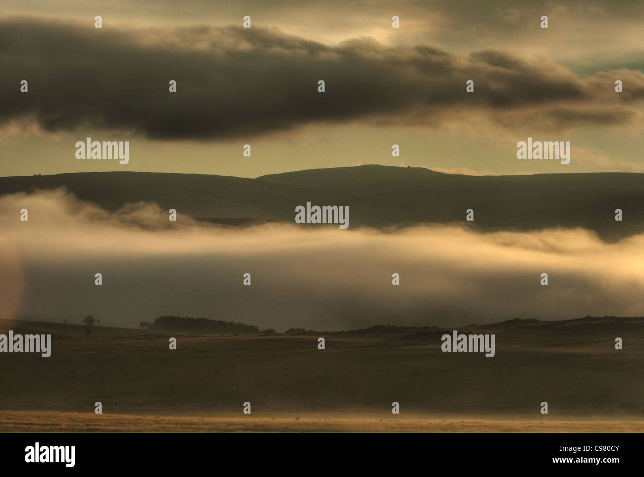 Low lying clouds hi-res stock photography and images - Alamy