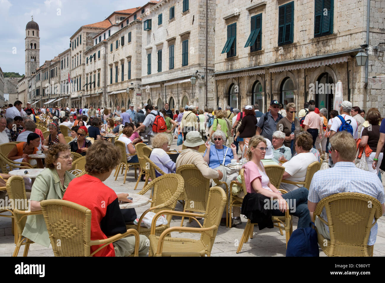Dubrovnik: Stradun cafe culture Stock Photo - Alamy