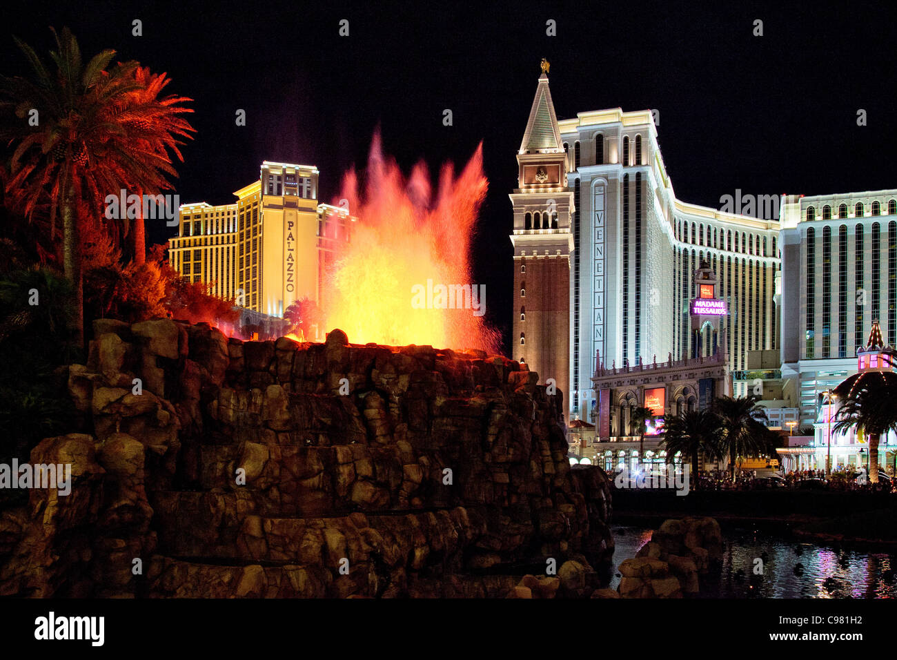 Mirage volcano attraction hi-res stock photography and images - Alamy