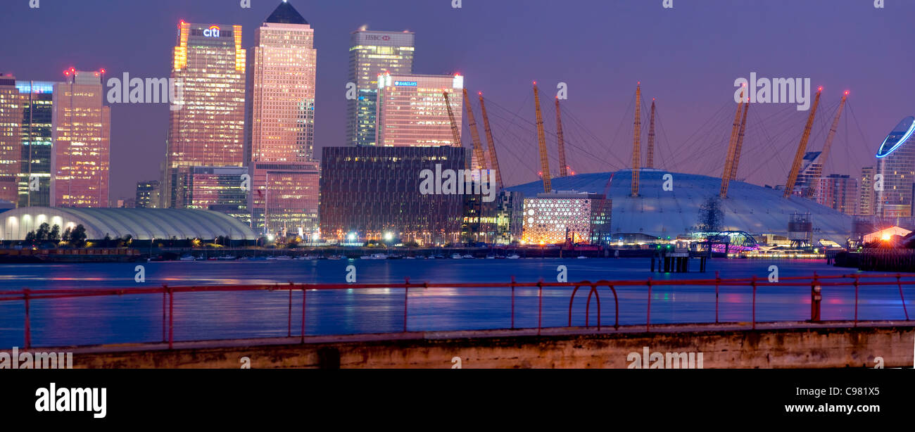 Canary wharf and the O2 arena Stock Photo - Alamy