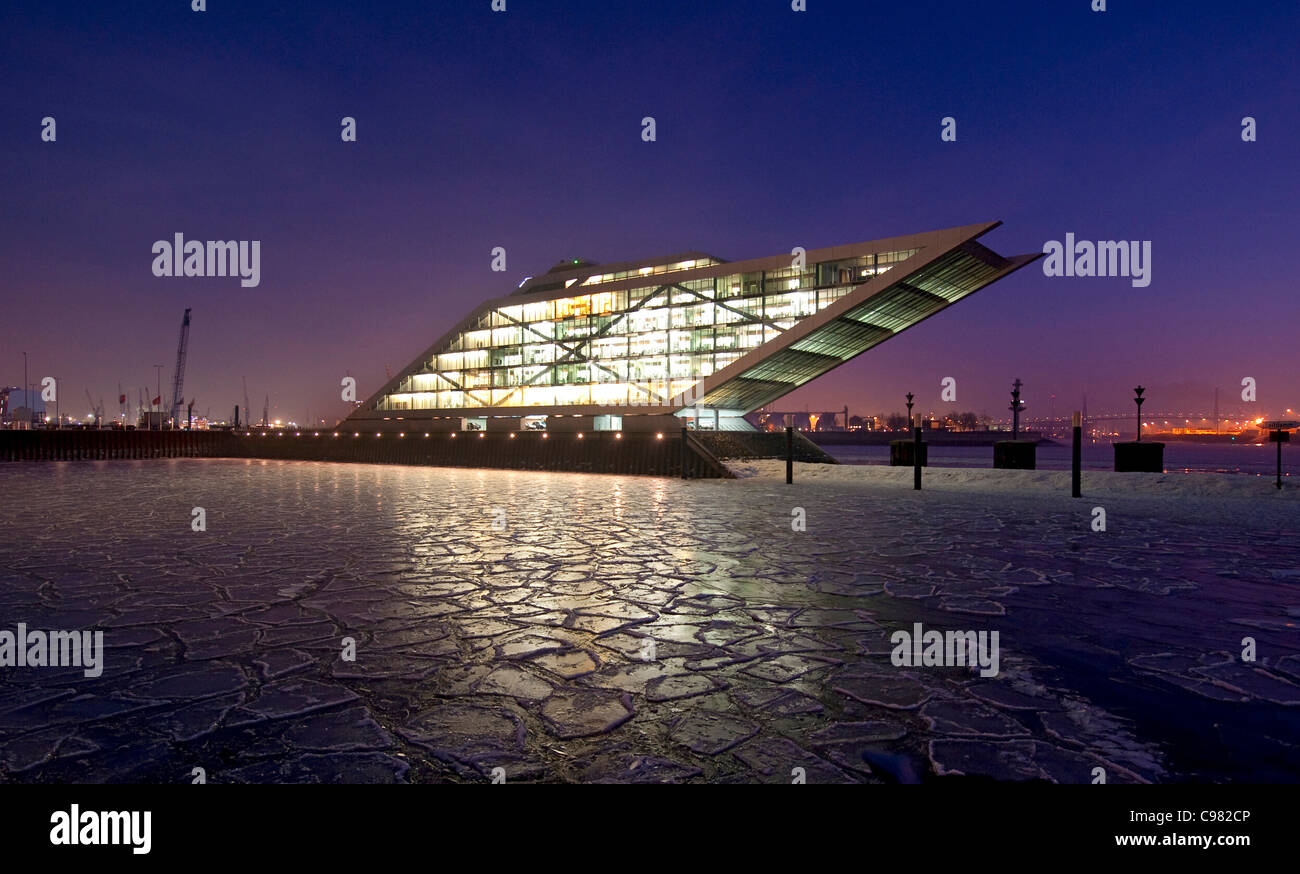 DOCKLAND, Neumuehlen, modern office buildings, harbour cranes, in the ...