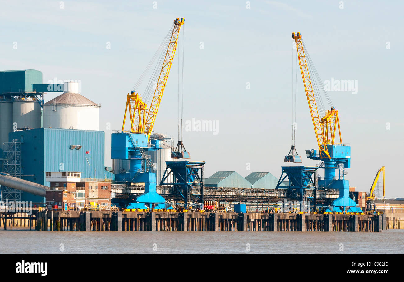 Sugar refinery on the River Thames Stock Photo - Alamy
