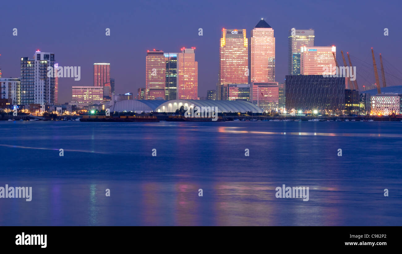 Canary wharf sunrise Stock Photo - Alamy
