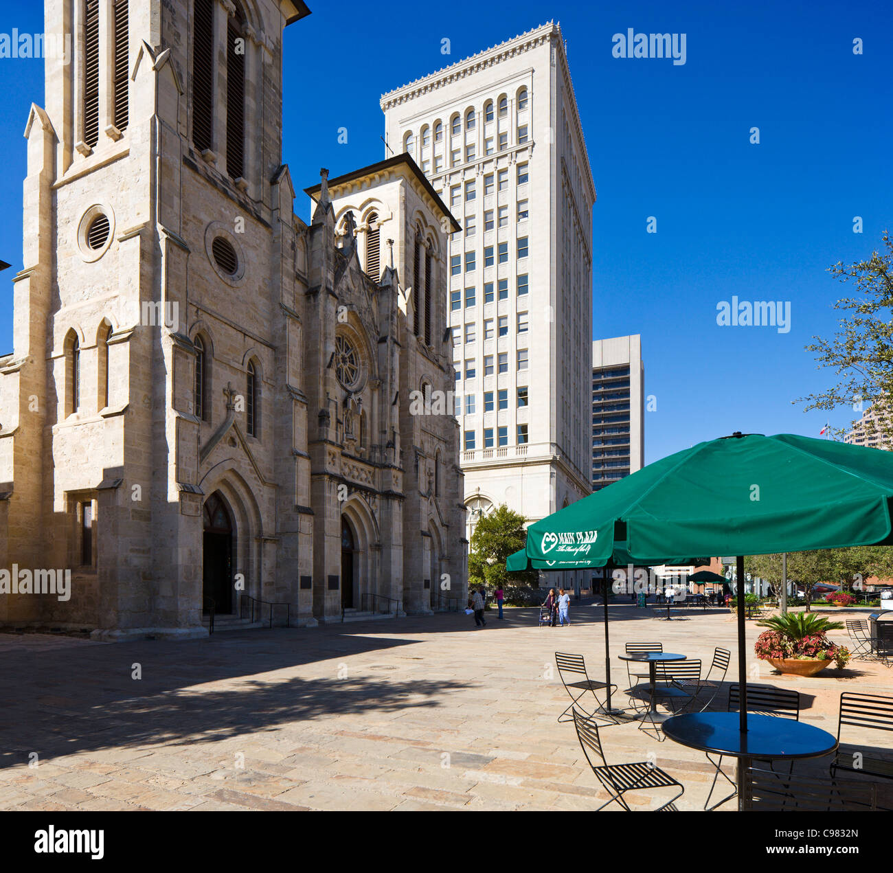 San Fernando Cathedral in Main Plaza, San Antonio, Texas, USA Stock ...