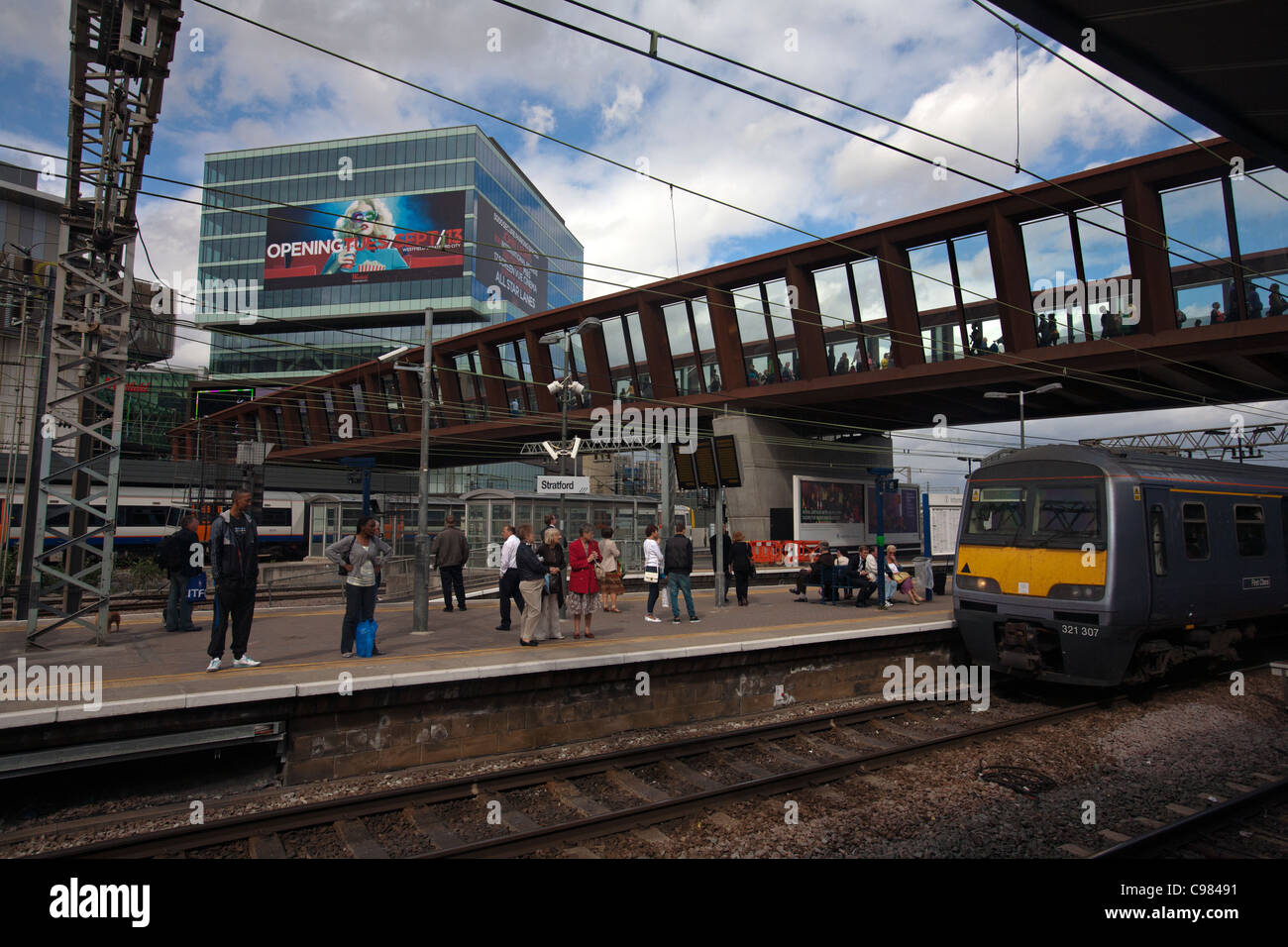 stratford train station london Stock Photo - Alamy