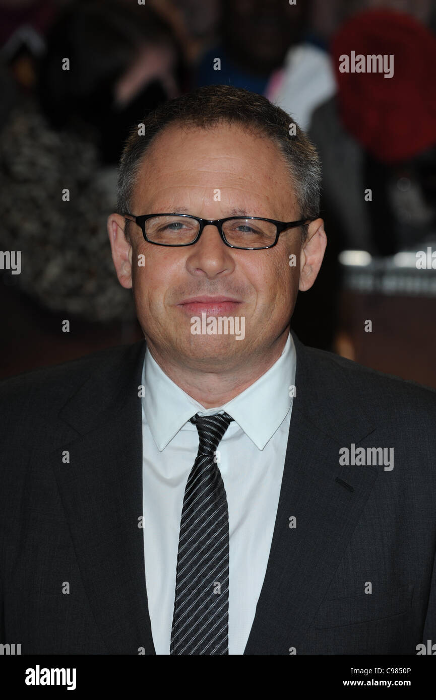 BILL CONDON THE TWILIGHT SAGA - BREAKING DAWN - PART 1 FILM PREMIERE ...