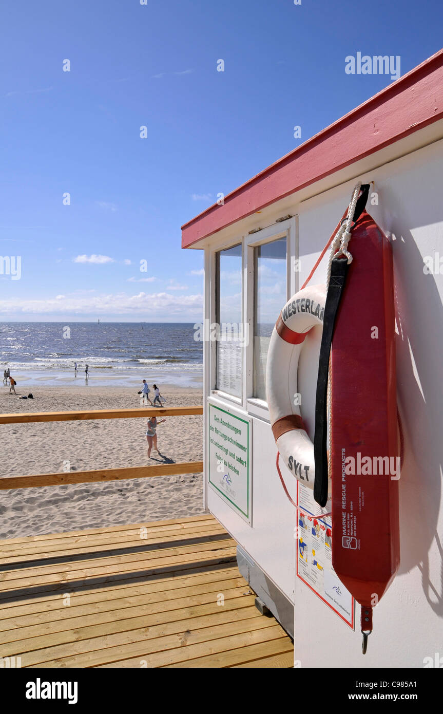 Lifeguards cabin hi-res stock photography and images - Alamy