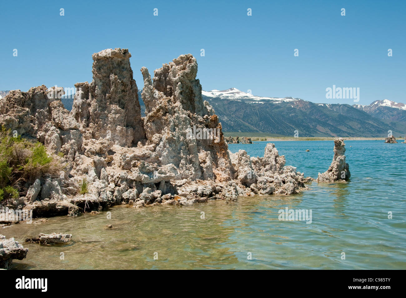 Mono basin national forest scenic area hi-res stock photography and ...